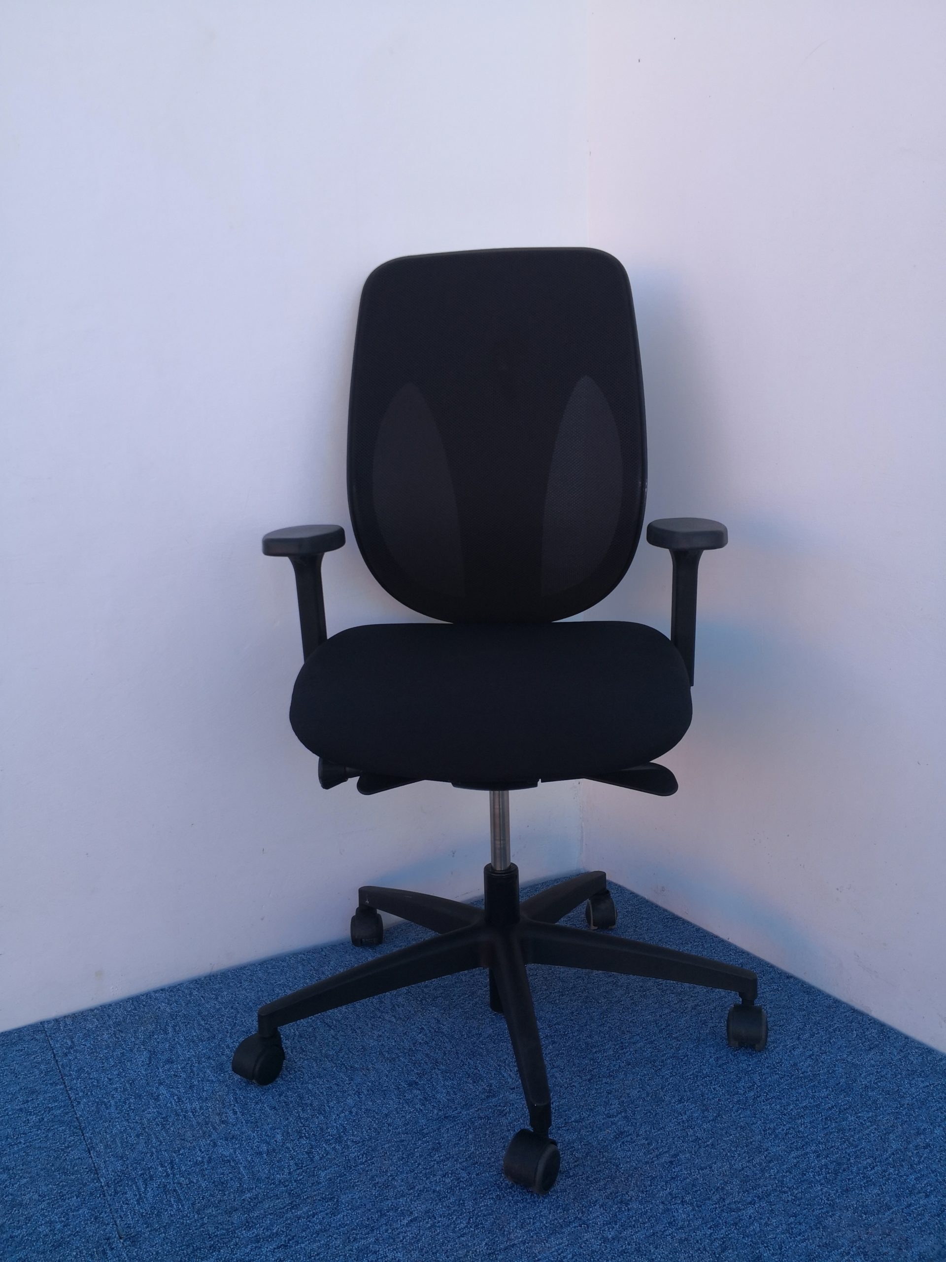 Chaise à roulette GIROFLEXE 353 noir - Mobilier Bureau Pro