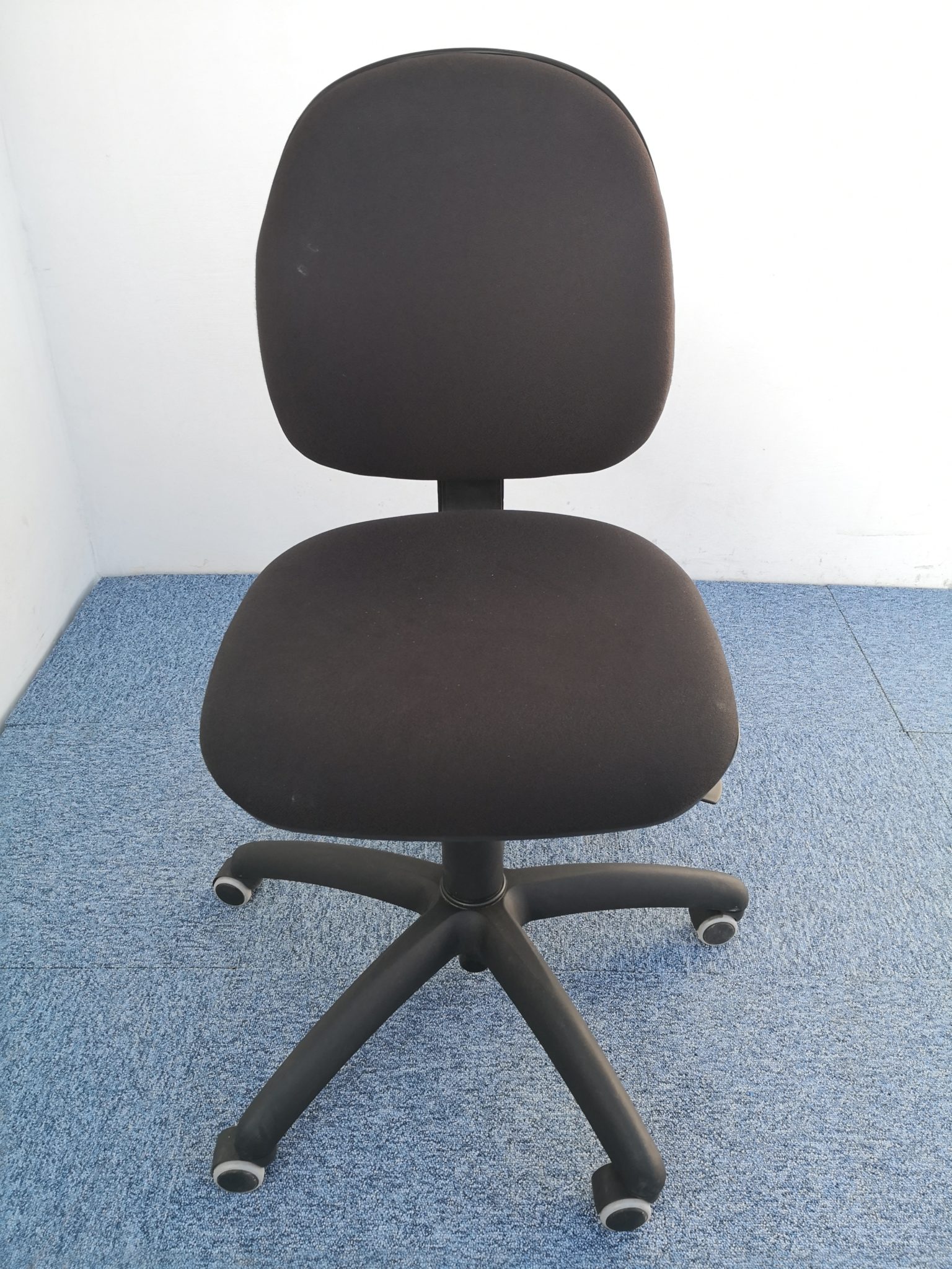 Chaise à roulette noir petit prix - Mobilier Bureau Pro