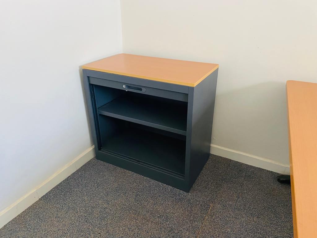 Ensemble bureau Steelcase avec armoire rideaux - Mobilier Bureau Pro