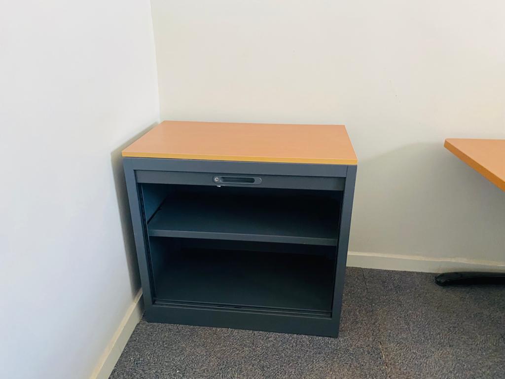 Ensemble bureau Steelcase avec armoire rideaux - Mobilier Bureau Pro