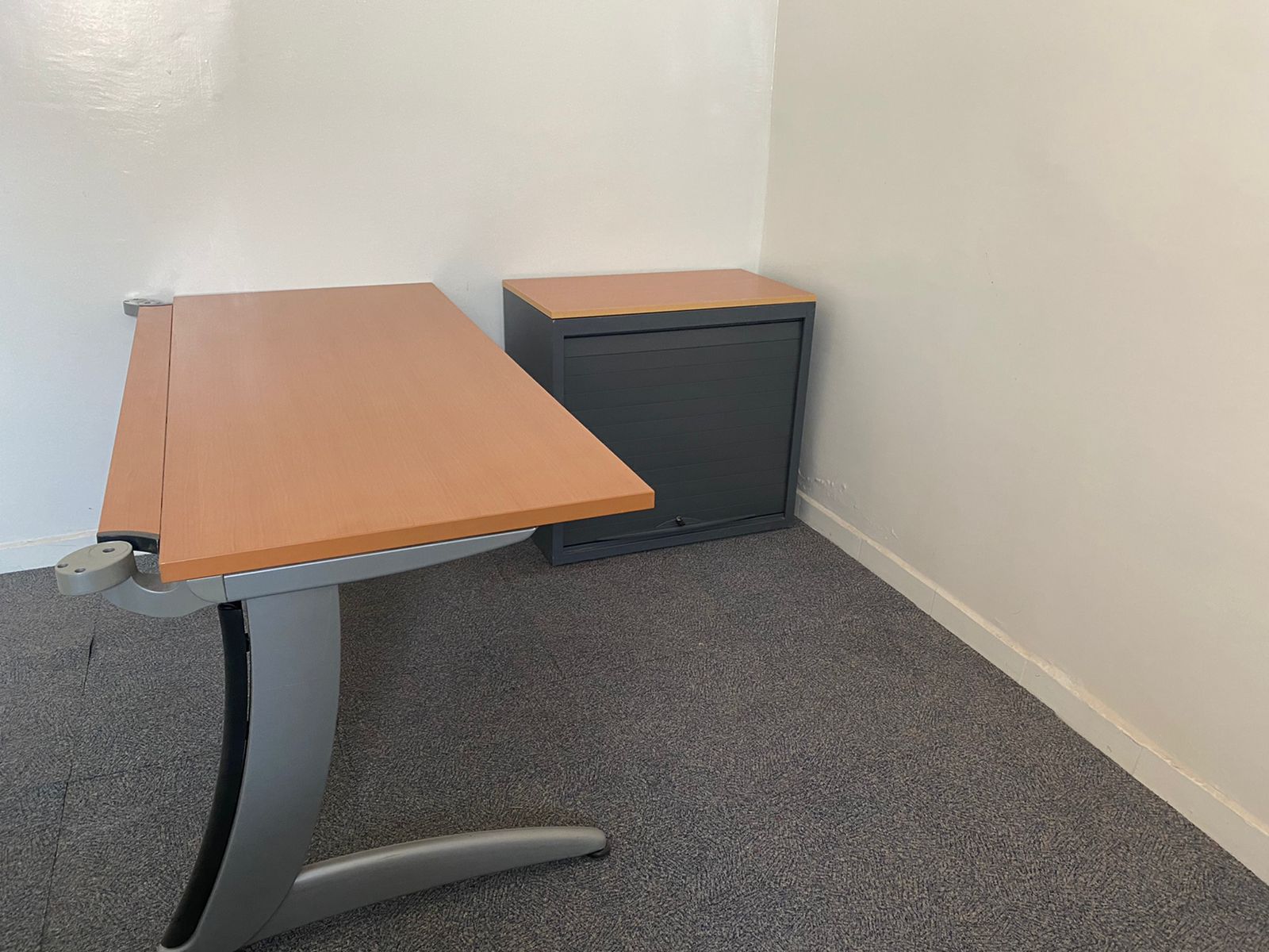 Ensemble bureau Steelcase & armoire promo - Mobilier Bureau Pro