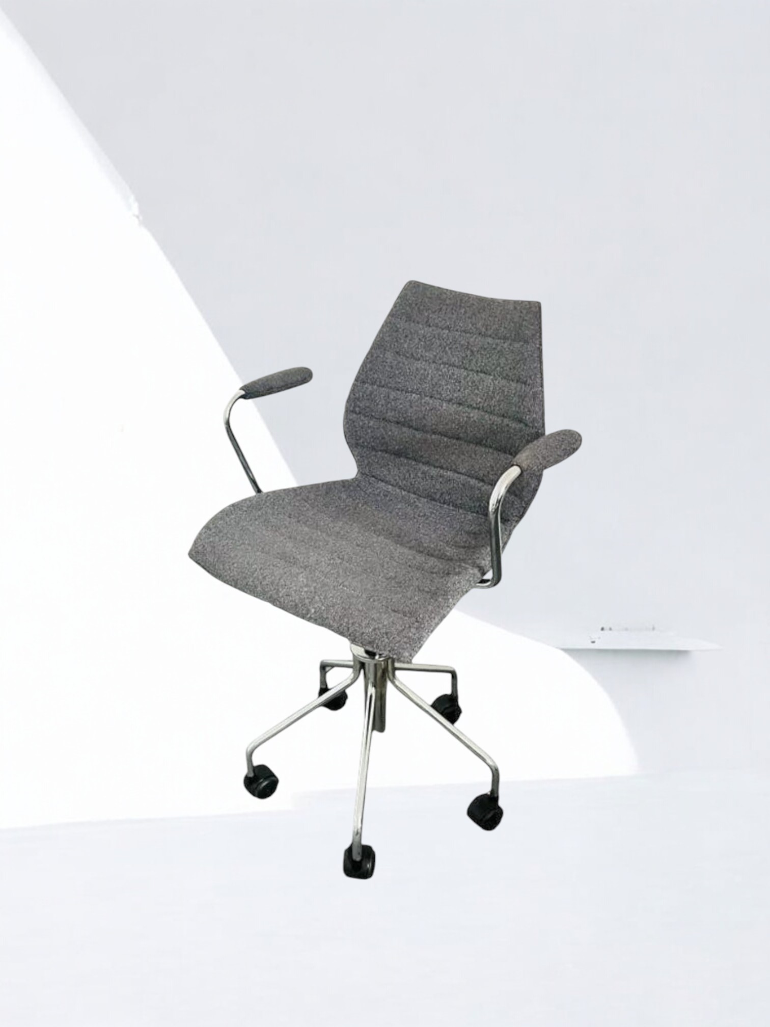 Chaise roulette MAUI SOFT NOMA Vico Magistretti - Mobilier Bureau Pro