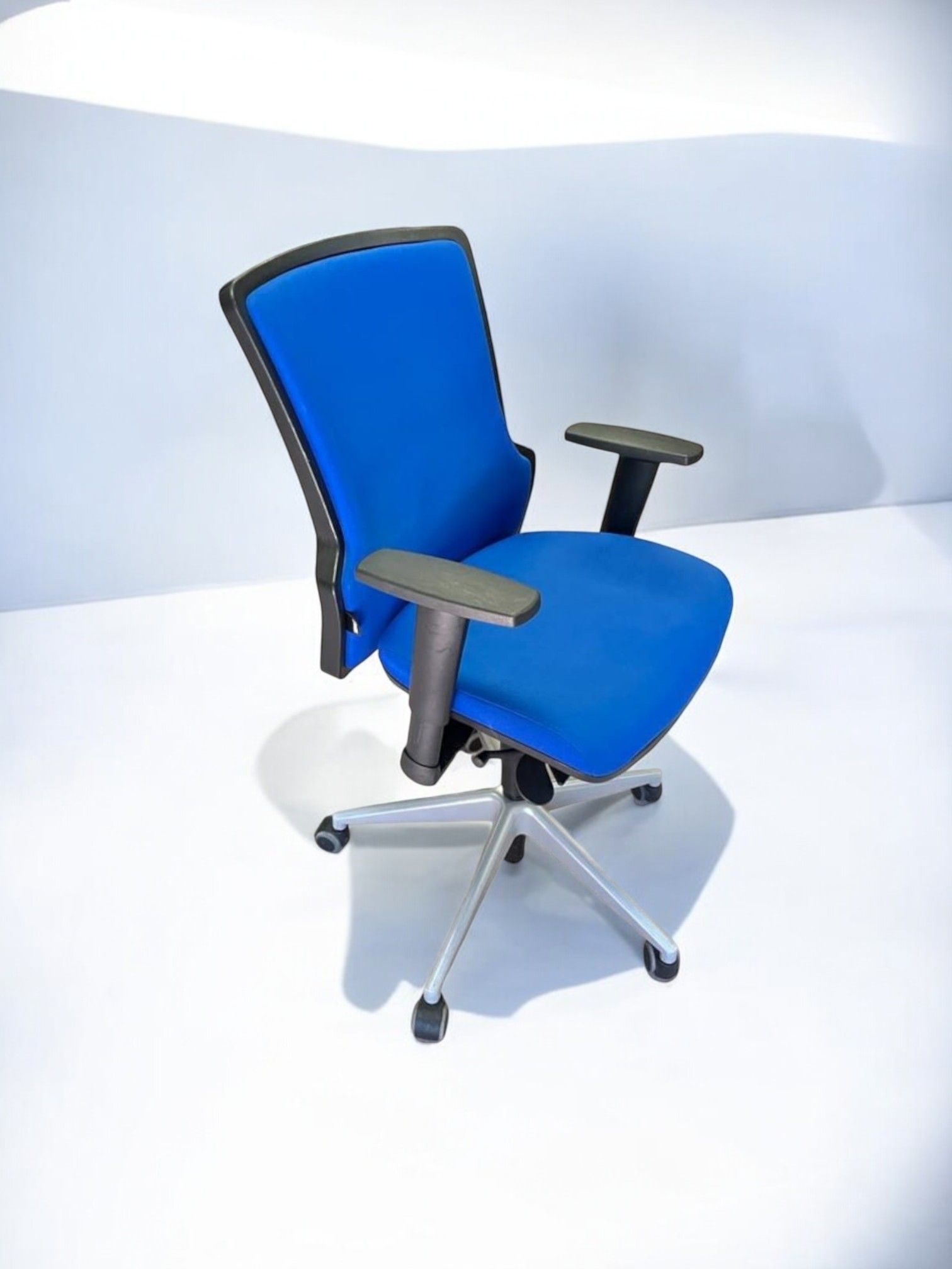 Chaise à roulette Eurosit E5 ergonomique bleu - Mobilier Bureau Pro