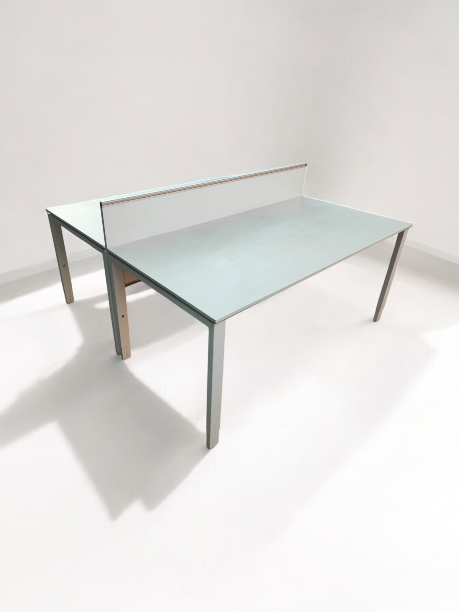 Bureaux Bench Béné avec séparateur inclus